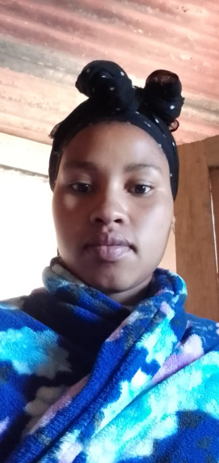 Active and strong moSotho maid, nanny needs stay in job. Salary R3000 ...