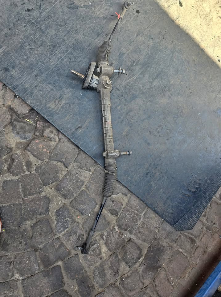 Used Opel Corsa Gamma 1.4 Steering Rack For Sale for sale in Gauteng ...