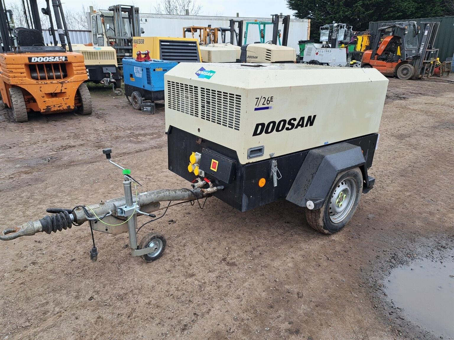 DOOSAN INGERSOLL RAND 7/26E DIESEL PORTABLE AIR COMPRESSOR & GENERATOR ...