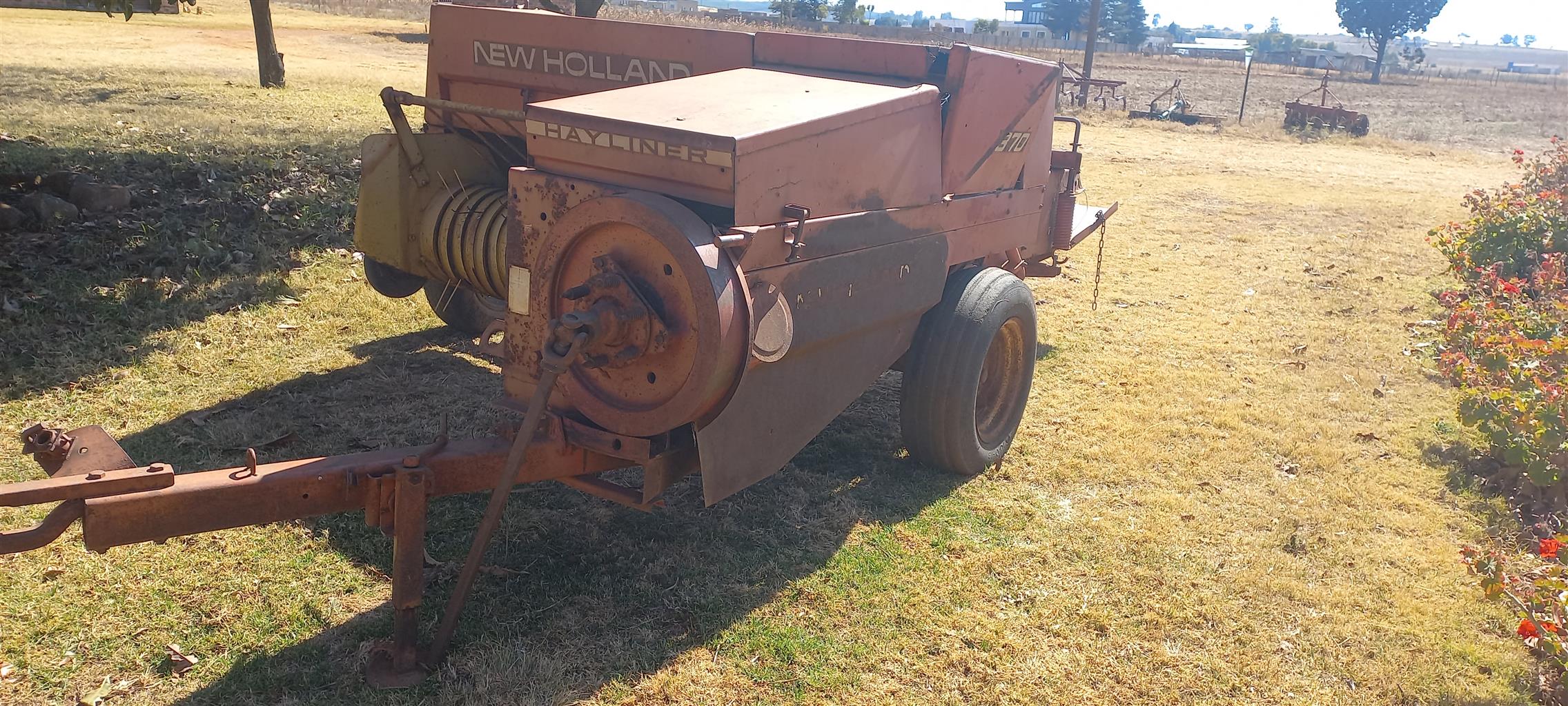 New Holland 370 wire bale machine,working condition. | Junk Mail