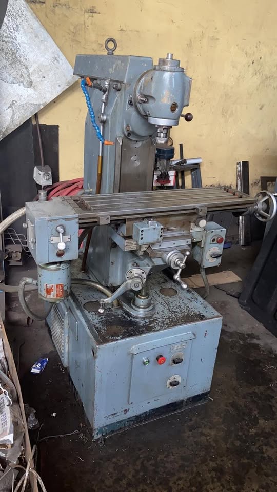 HARRISON 600 Universal Mill 380V For Sale | Junk Mail Marketplace