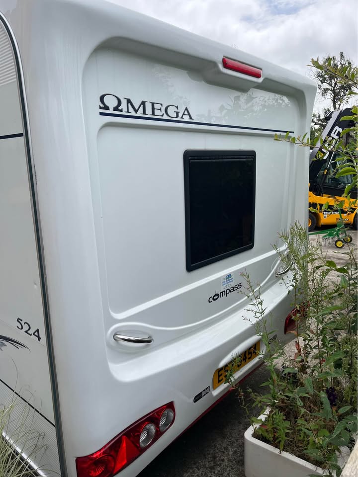 Caravan Omega ( 2008 compass omega 524, 4 birth caravan) | Junk Mail ...