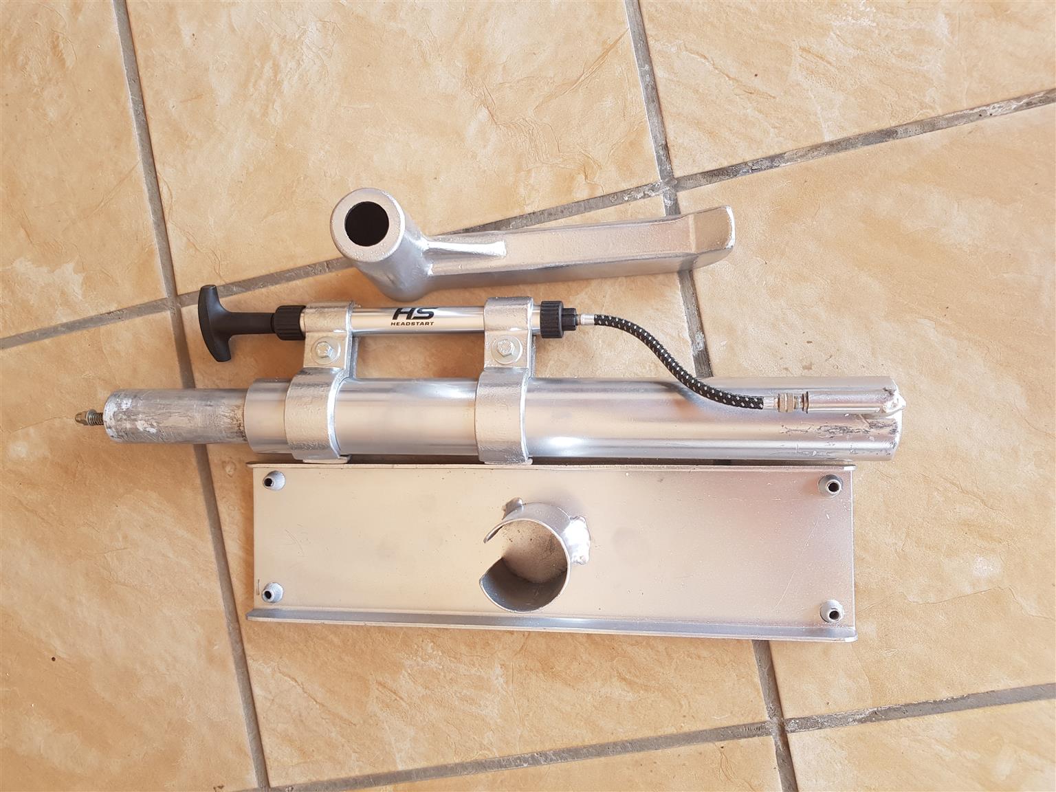 SPARE WHEEL LIFTER OPERATED BY AIR | Junk Mail