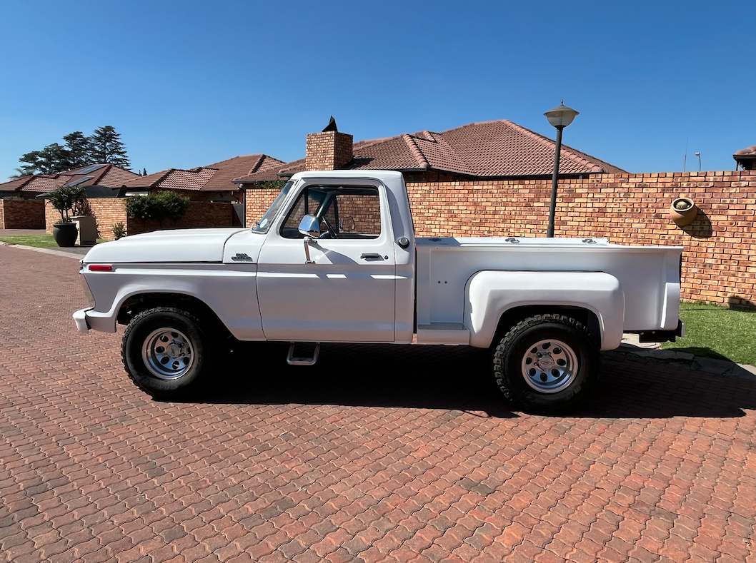 1976 Ford F100 V8 Step Side | Junk Mail Marketplace