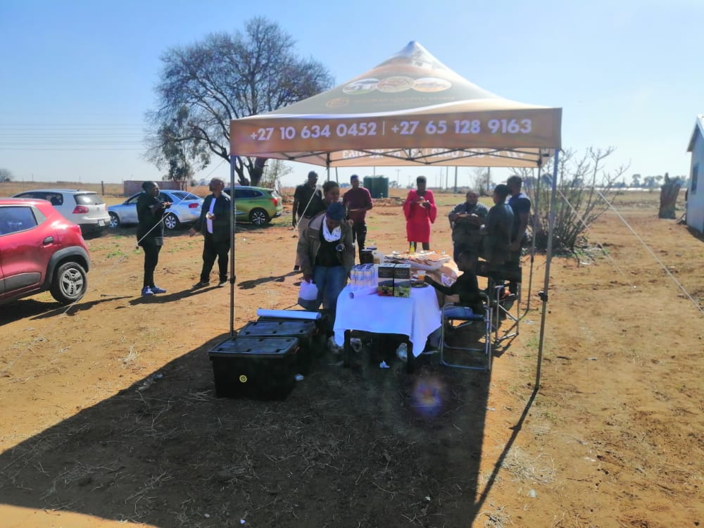 Vacant Stands in Lifestyle Estate | Junk Mail