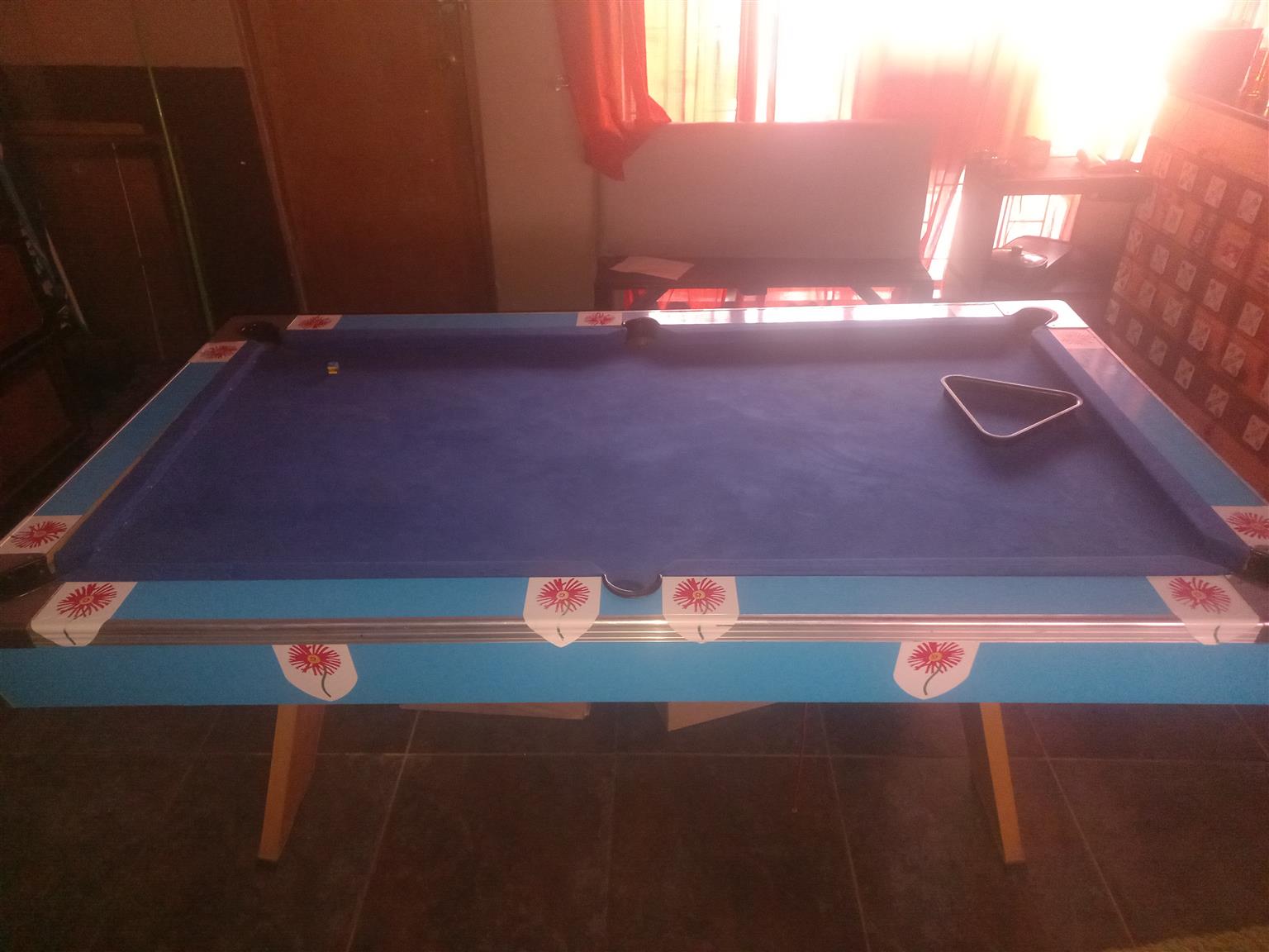 Pool table | Junk Mail Marketplace