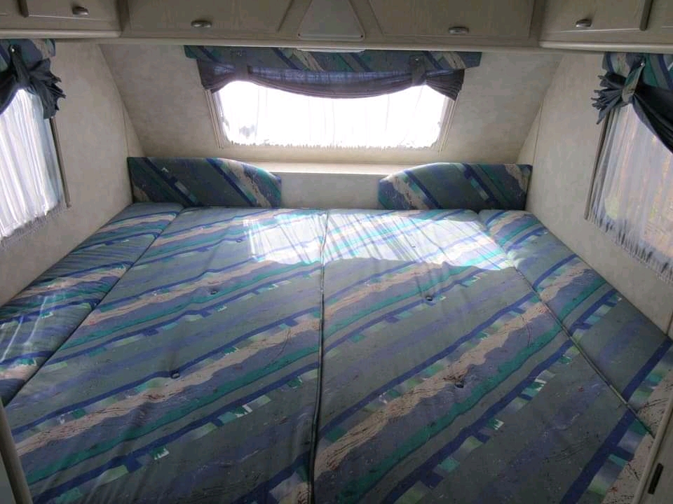 Sprite Surfer Deluxe Caravan | Junk Mail