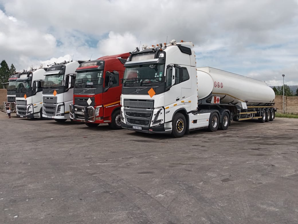 Fuel truck and trailer combinations for hire and for sale! 40000L plus ...
