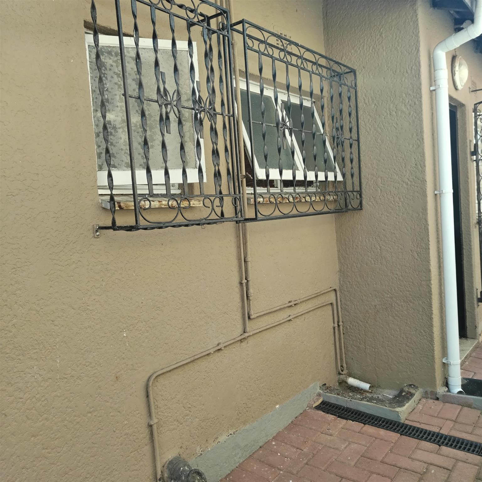 Beautiful outhouse for rent | Junk Mail