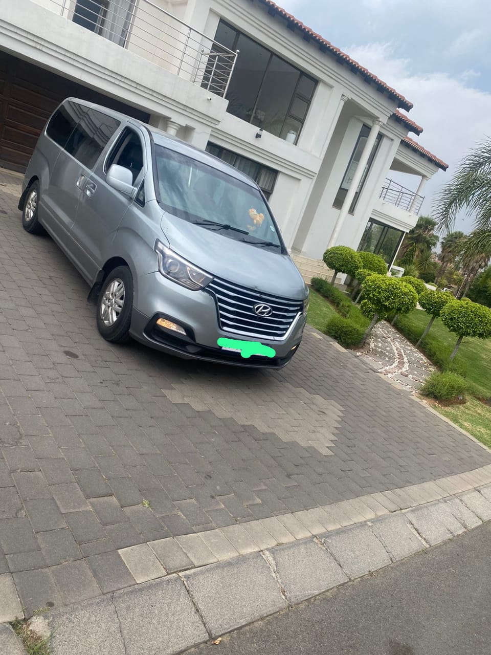 Hyundai H1 | Junk Mail Marketplace