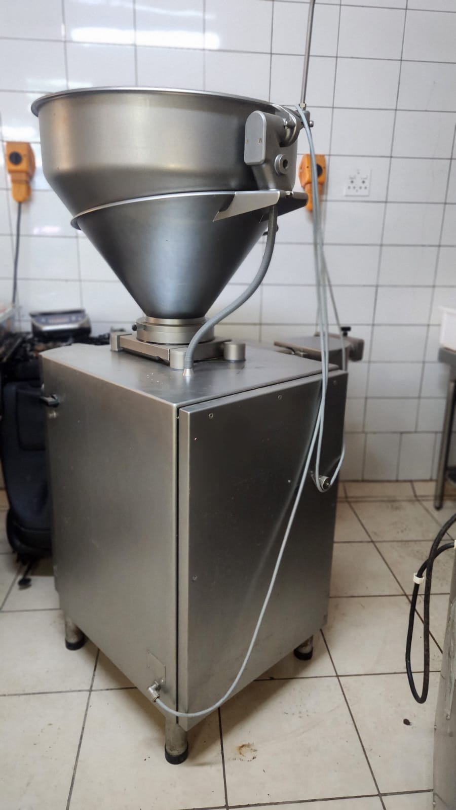 Handtmann VF 608 plus, | Junk Mail Marketplace