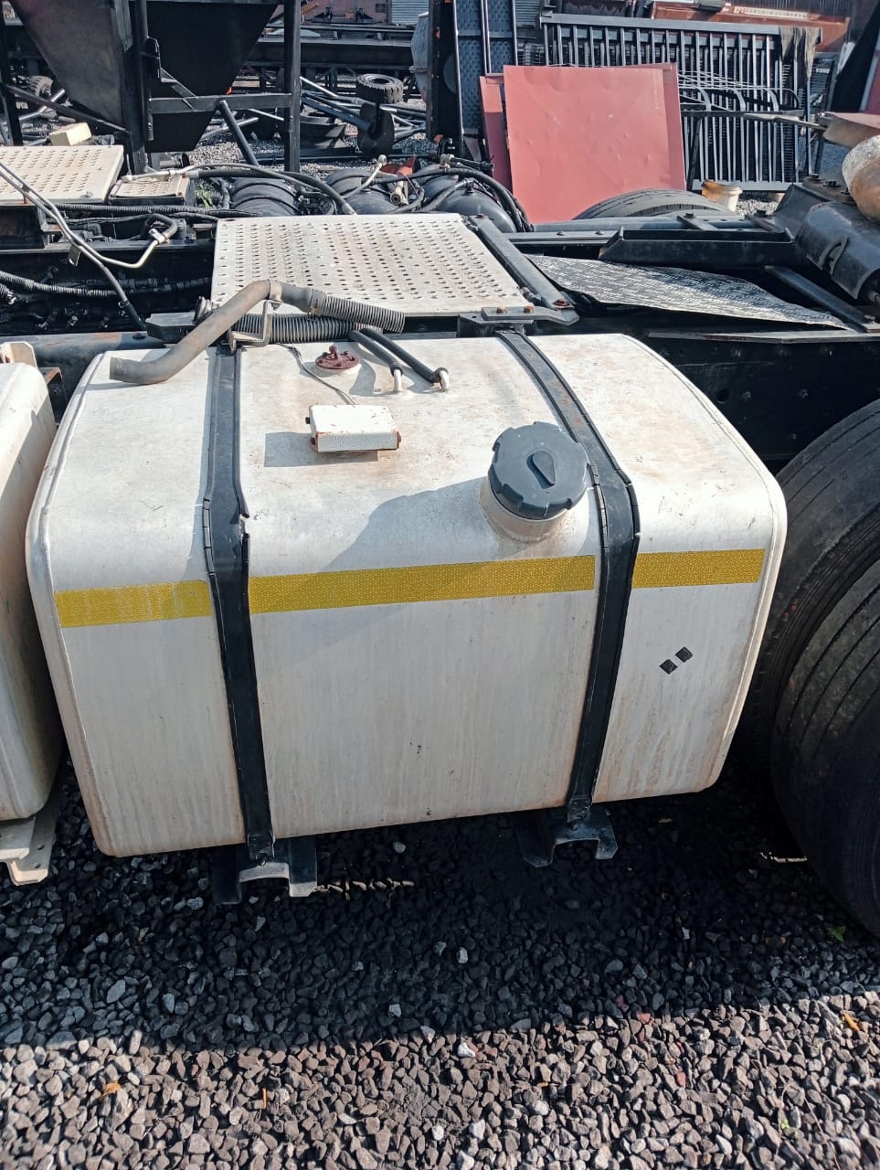 UD 460 large fuel tank 400L | Junk Mail Marketplace