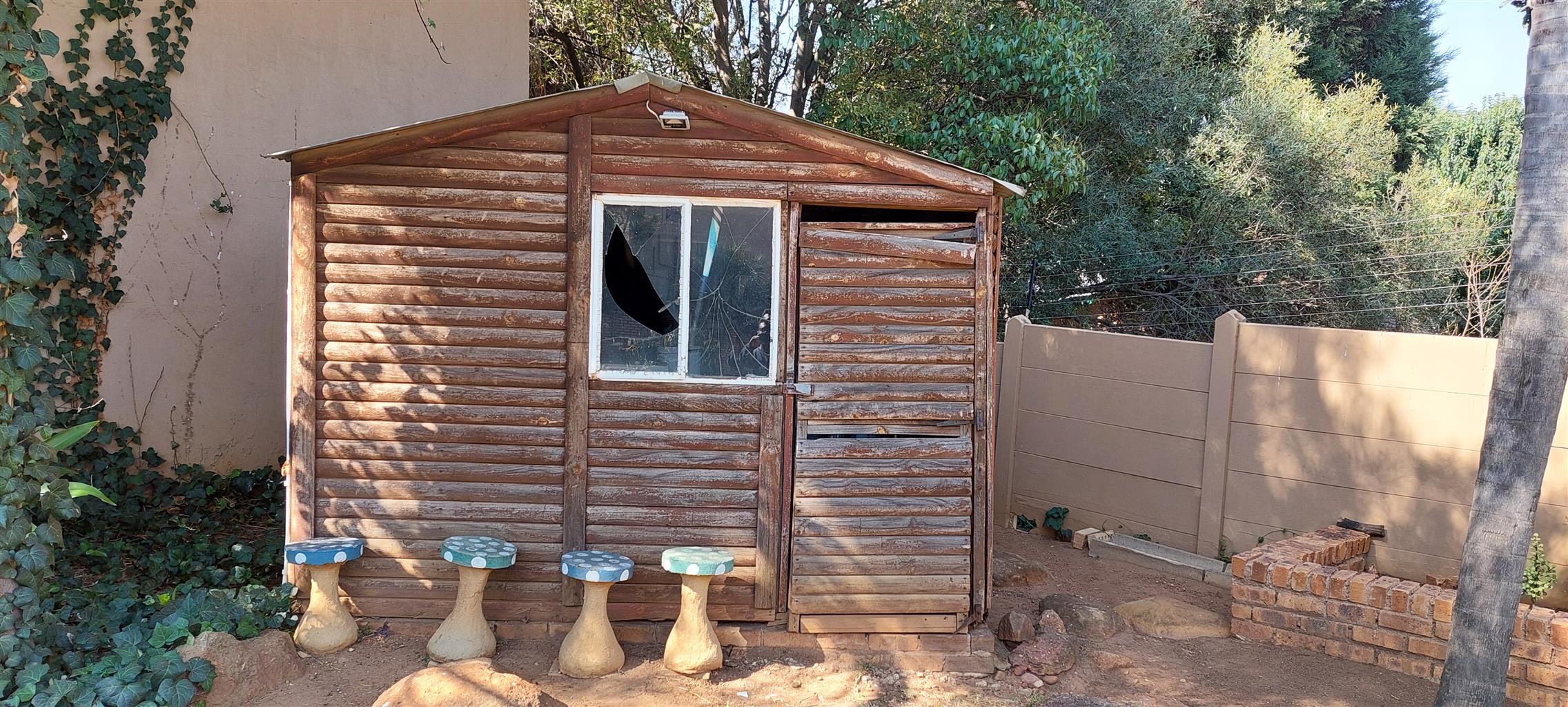 le.Wooden zozo house for sale | Junk Mail Marketplace