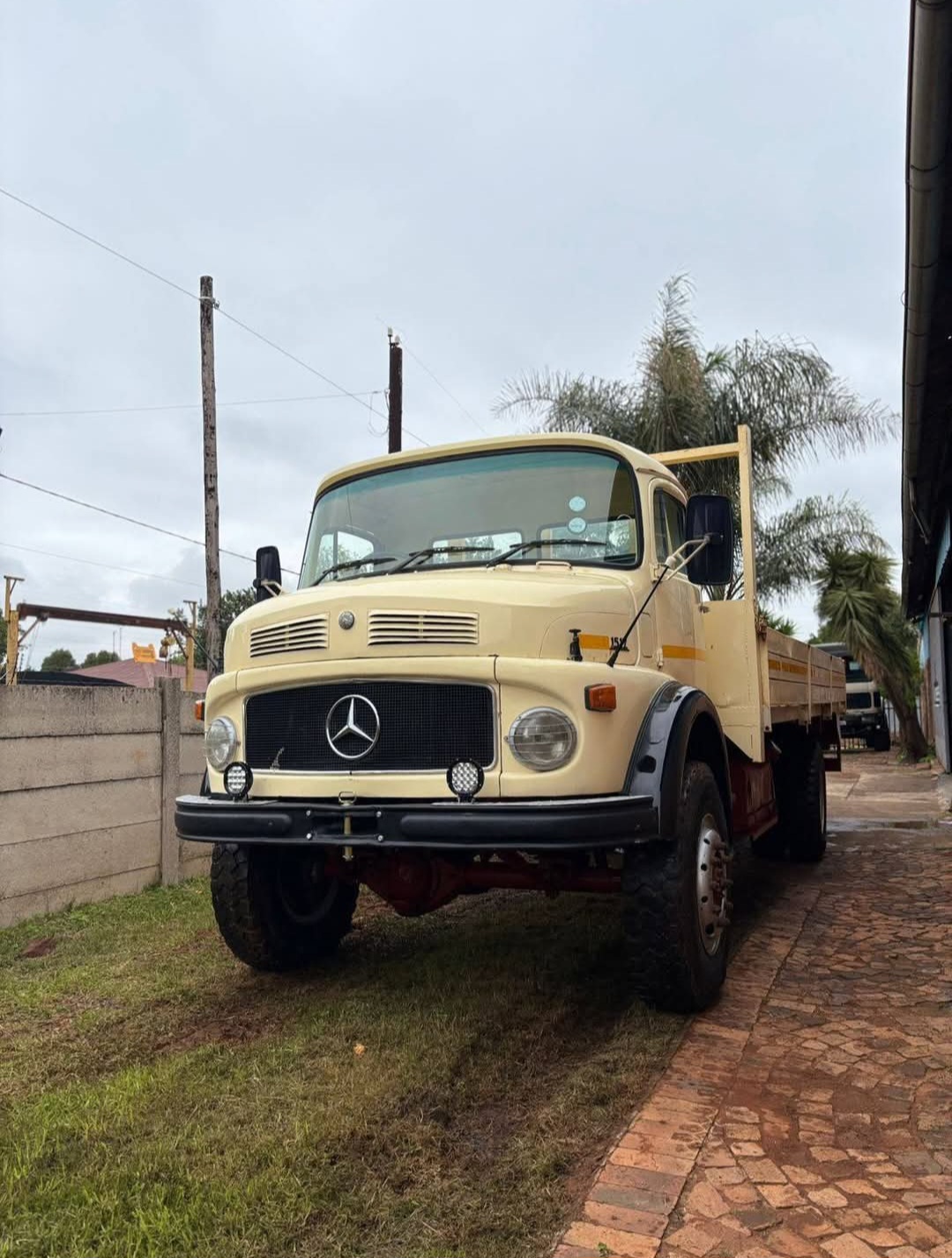1989 Mercedes-Benz Bullnose 1517 4x4 Dropside Truck. | Junk Mail ...