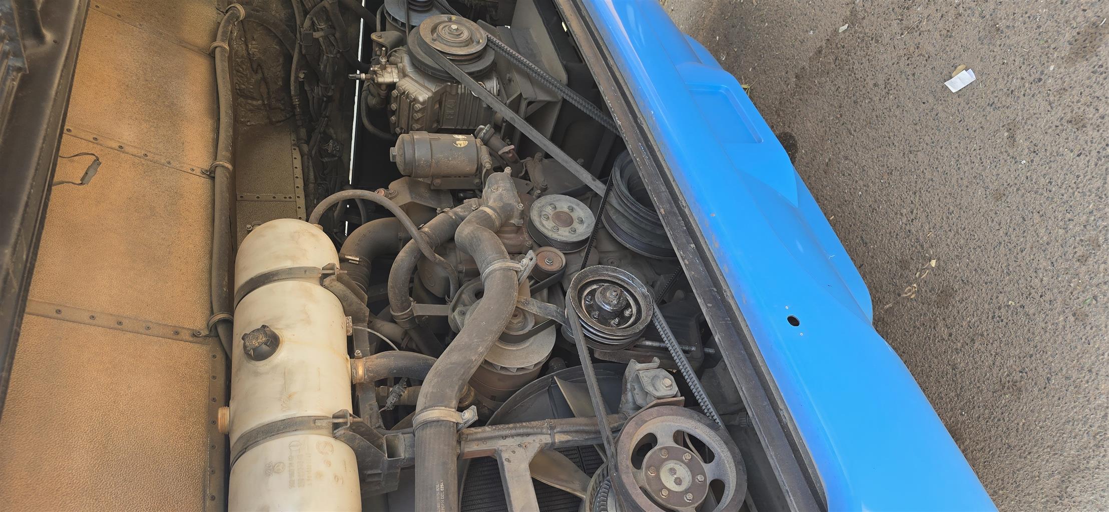 Mercedes benz bus 0500 engine on Marcopolo body ,runner | Junk Mail ...