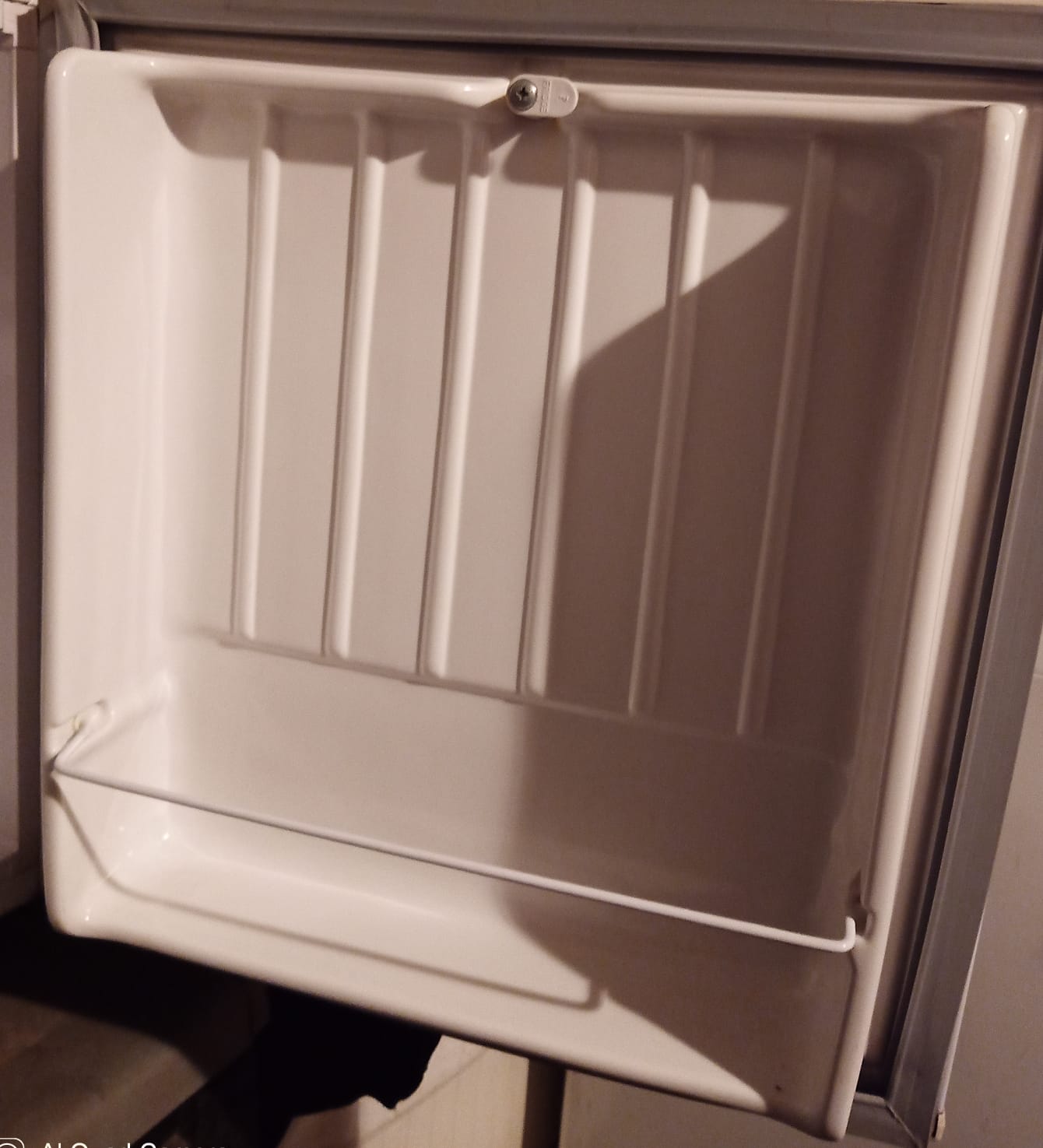 small bar fridge | Junk Mail Marketplace