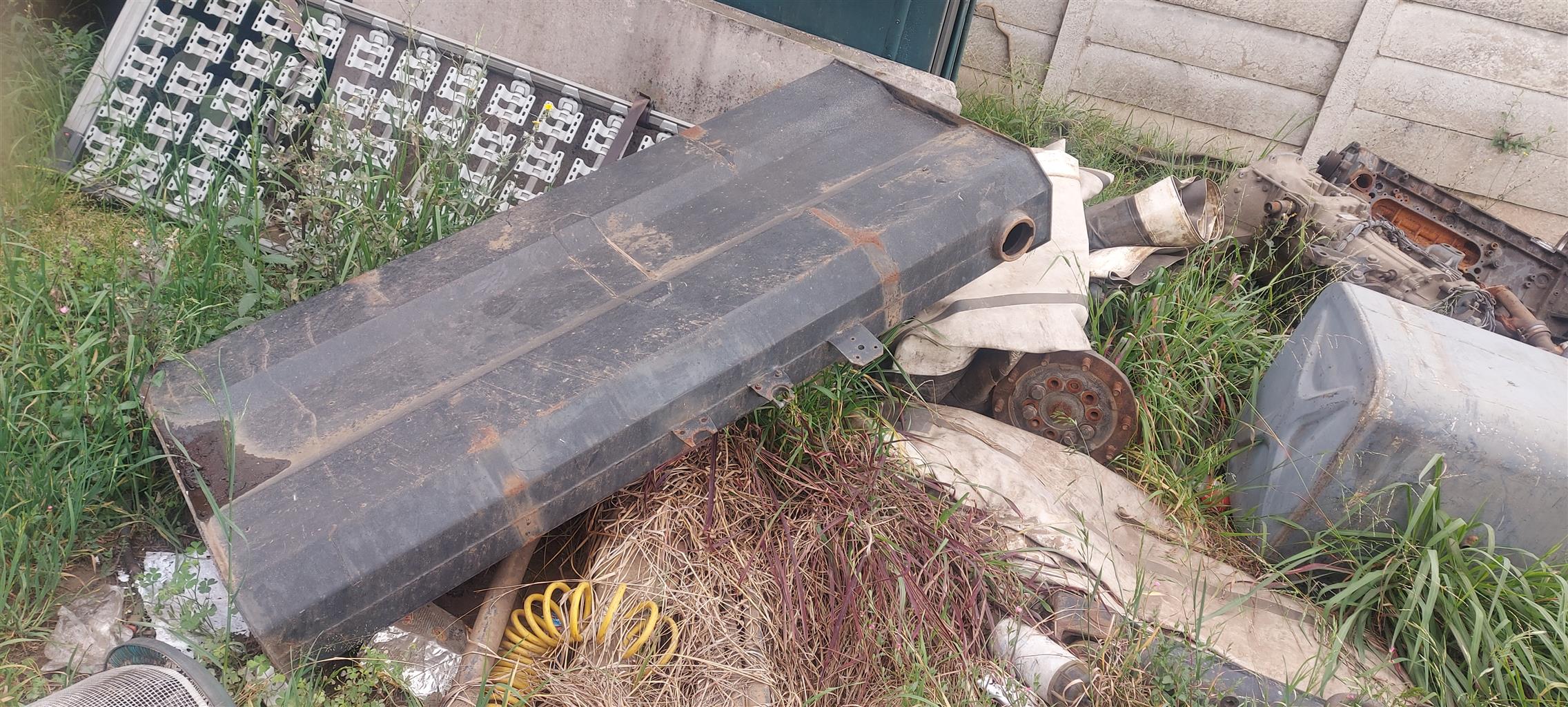 Iveco fuel tank for sale - used | Junk Mail Marketplace