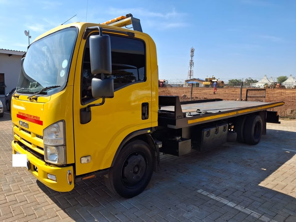 2014 Isuzu NQR500 4×2 5 Ton Roll Back | Junk Mail Marketplace