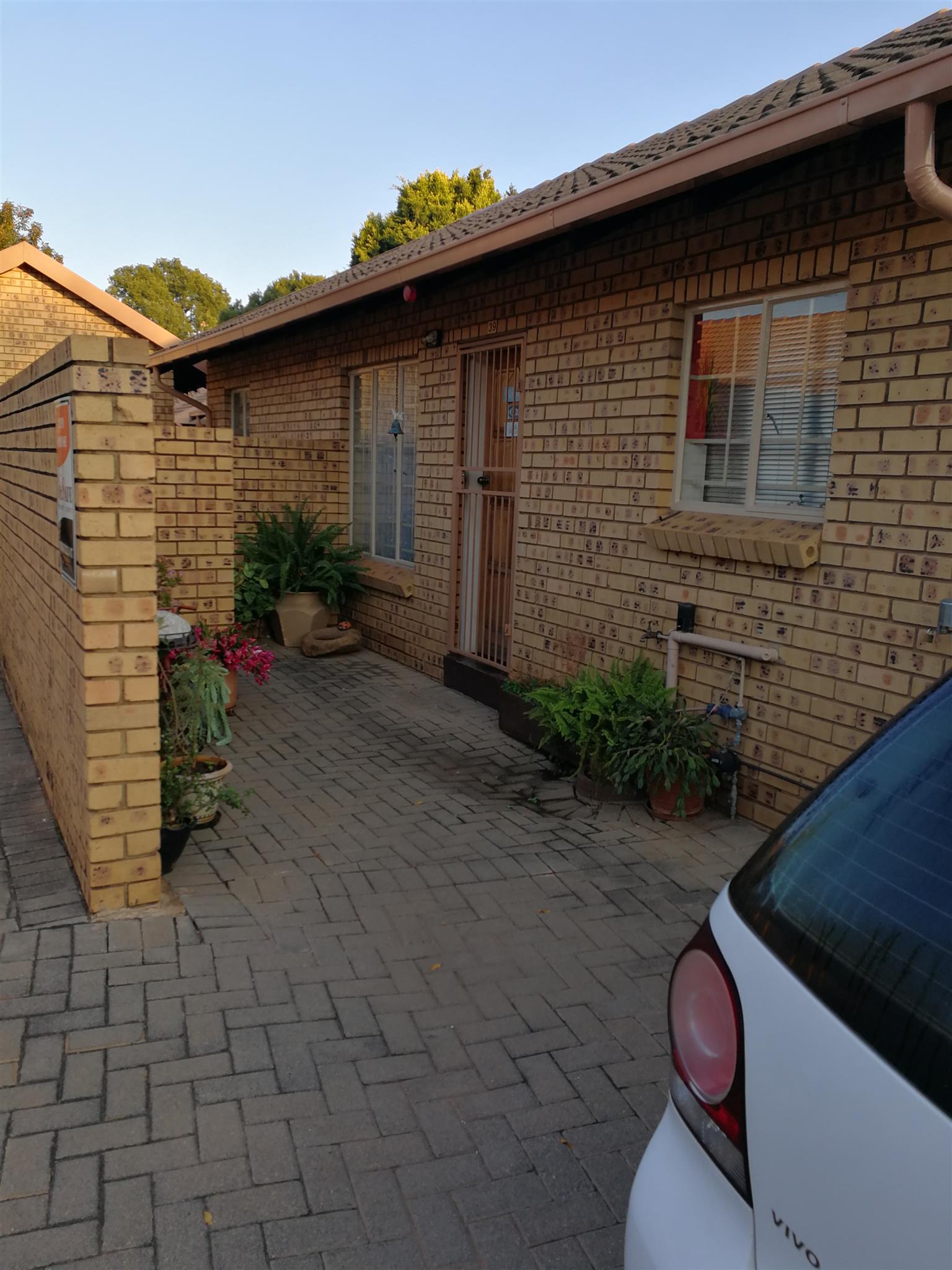 SHARNE MEWS 2 BEDROOMS TO RENT | Junk Mail Marketplace