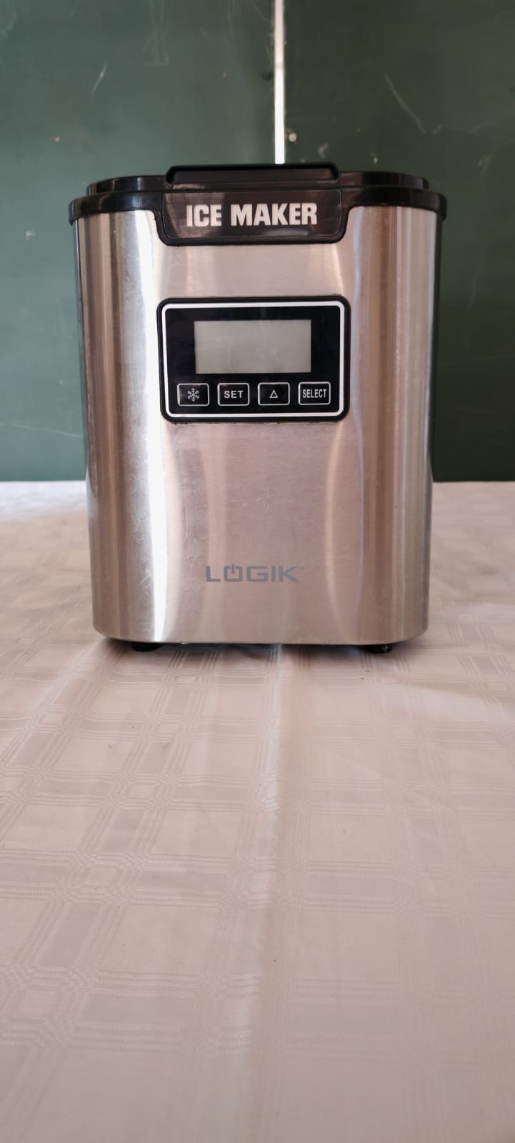 Icemaker Logic LSIM-300E 2.2ltr Tank - As Is | Junk Mail Marketplace