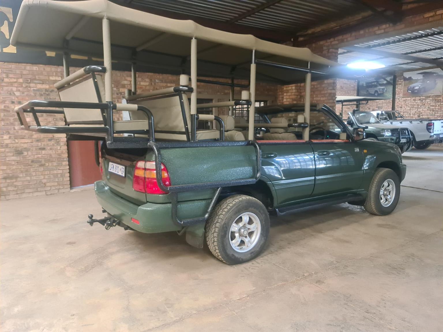 100 Series Land Cruiser Game Viewer for sale | Junk Mail