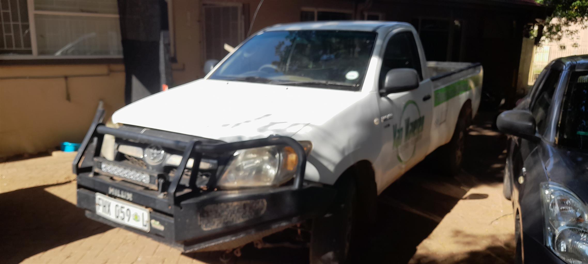 Toyota Hilux 2.5D - 4D SRX 4x4 | Junk Mail