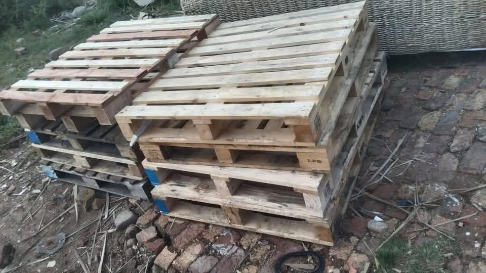 Pallets | Junk Mail Marketplace