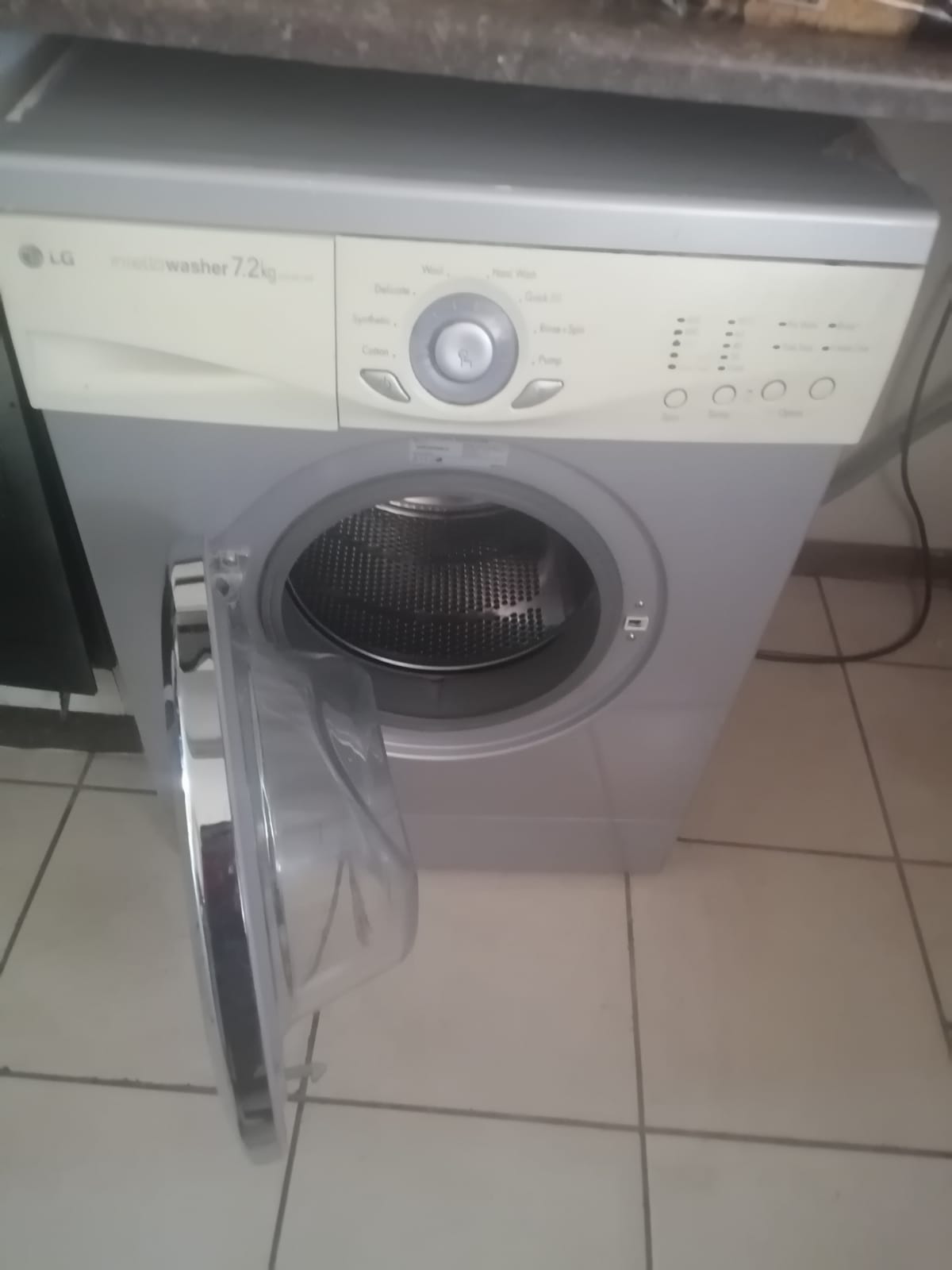 8kgs Silver LG front loader washing machine | Junk Mail