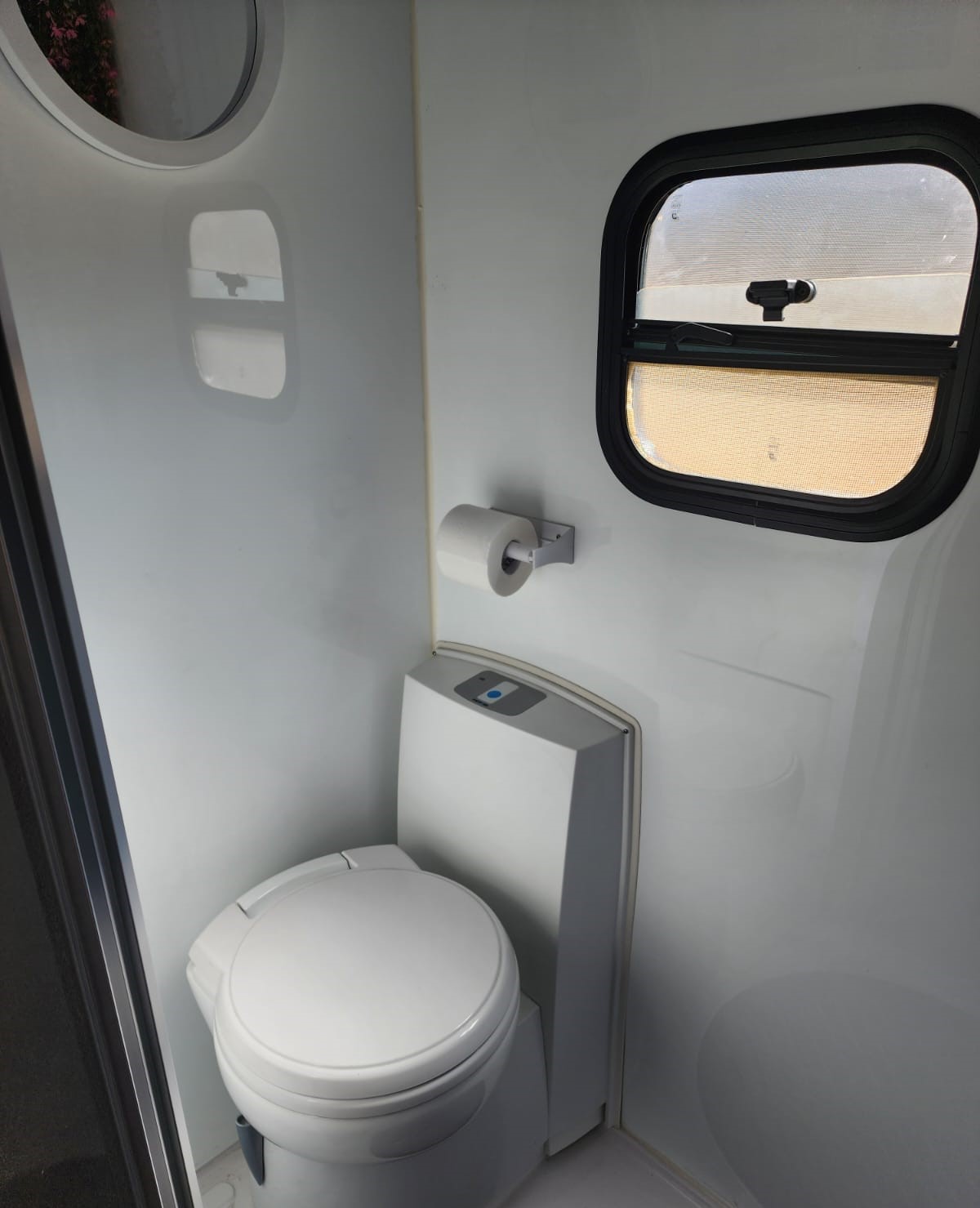 Discoverer Delux 2016 Motorhome 2.2 Diesel Mercedes Benz Sprinter ...