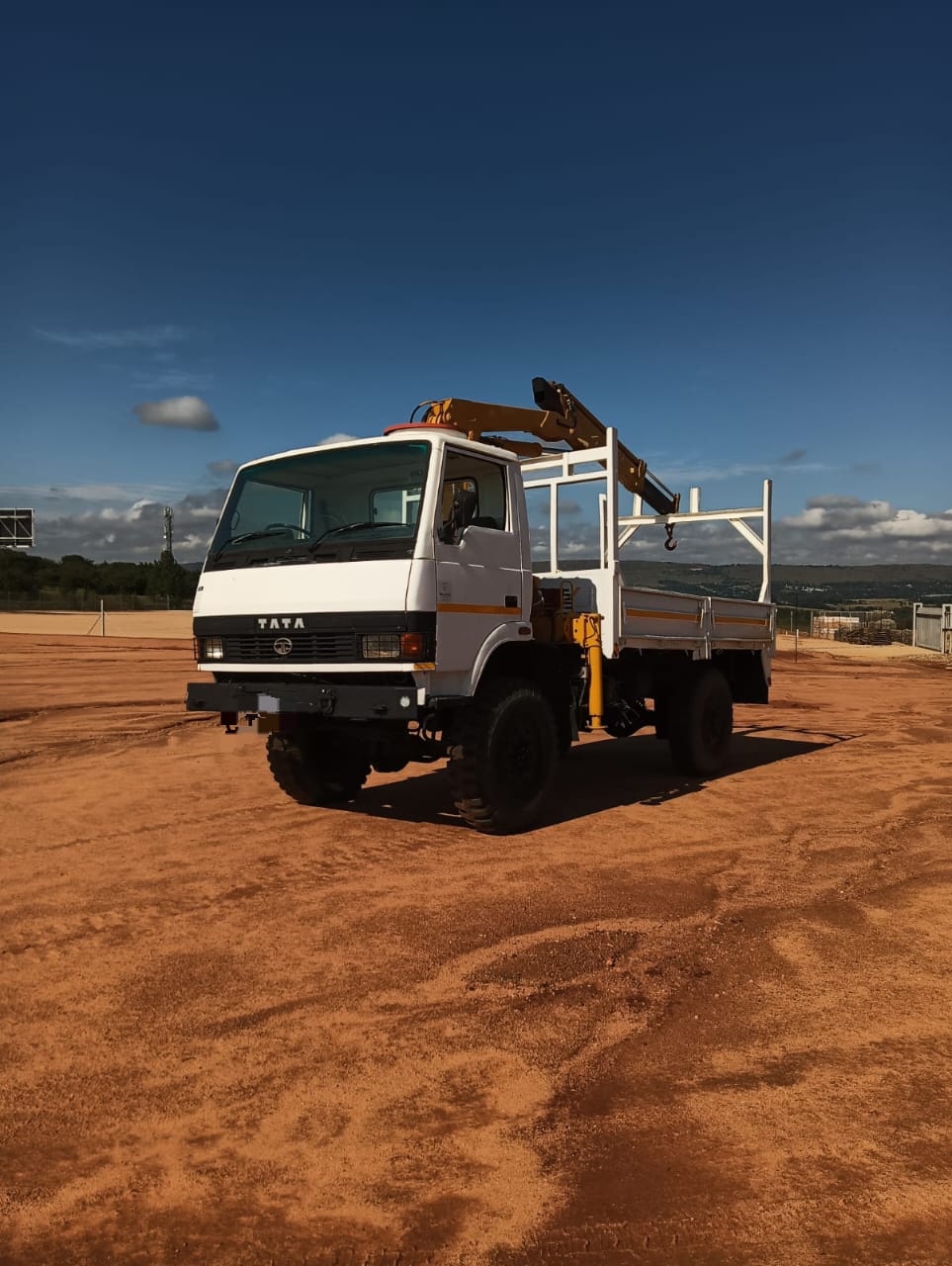 2007 Tata 713 S 4x4 Crane Truck for Sale | Junk Mail Marketplace