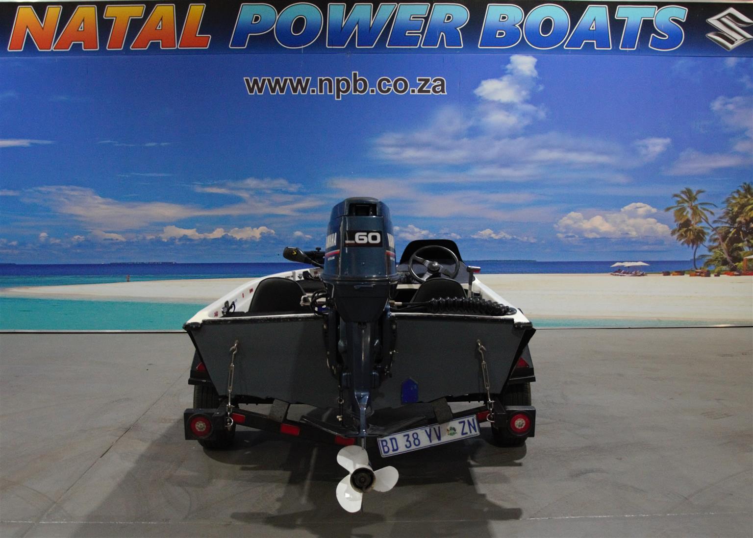 HOOK ON BASS BOAT 4M | Junk Mail
