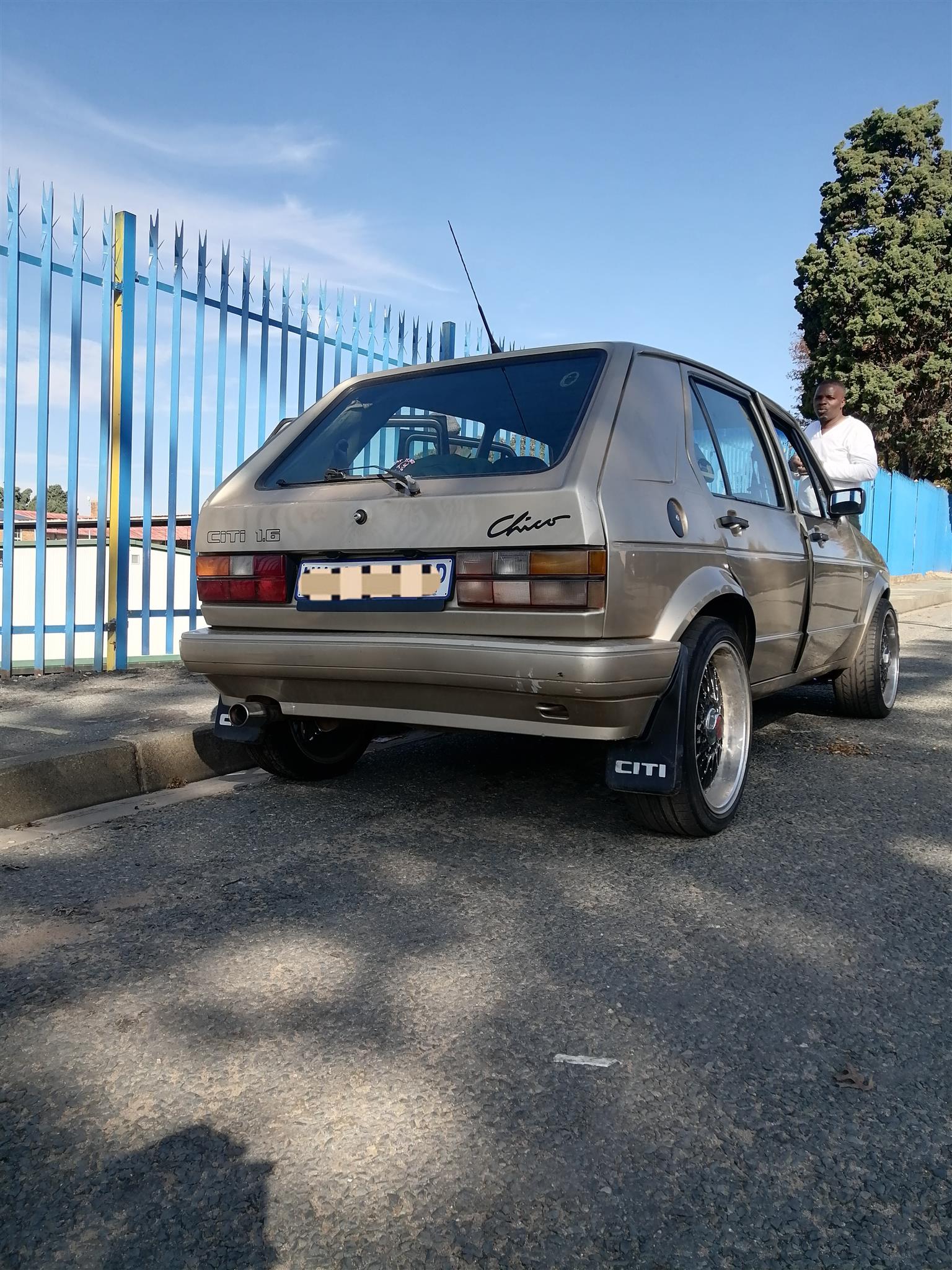 City Golf with mags URGENT SALE | Junk Mail Marketplace