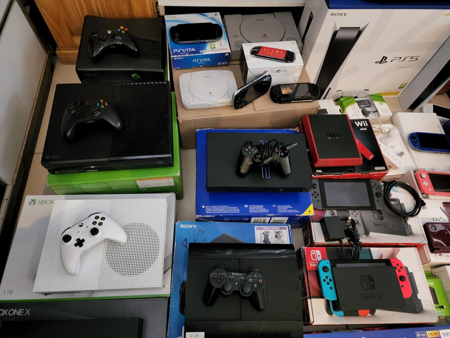 All Gaming Consoles for sale Ps4 Ps5 ps3 xbox one series s x Nintendo ...