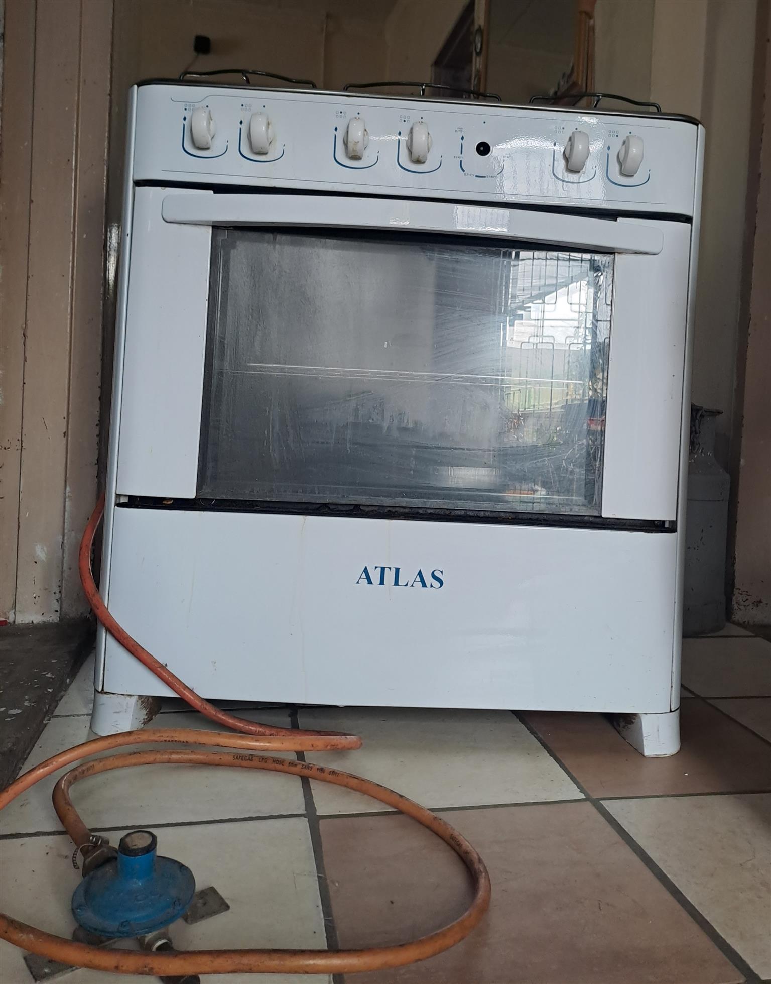 Gas stove 6 plate with oven | Junk Mail