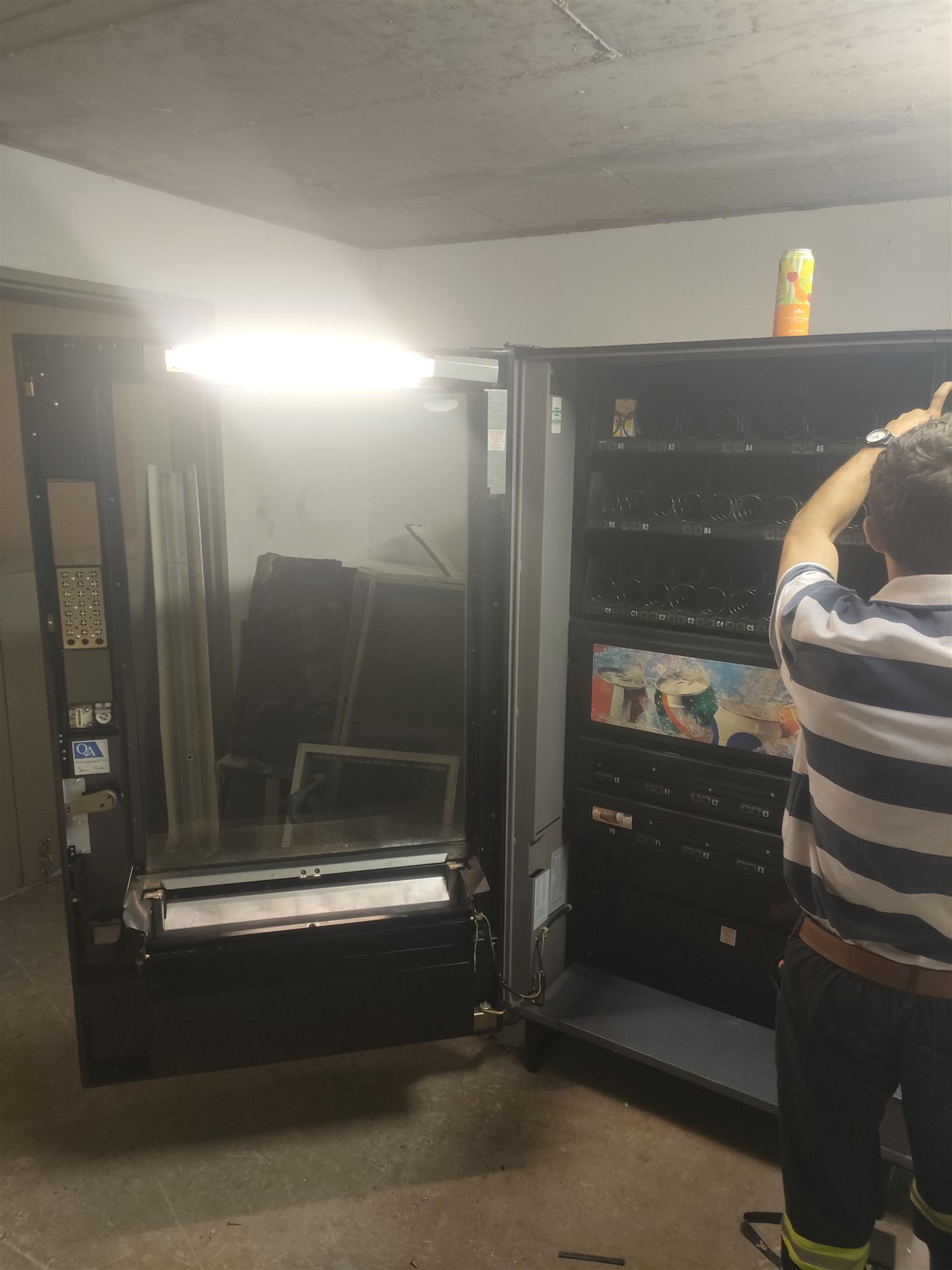 Vending machine | Junk Mail Marketplace