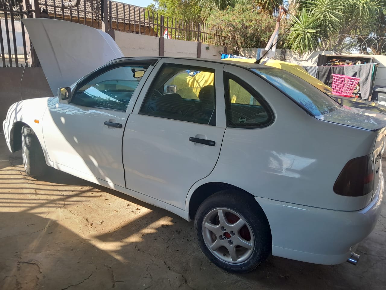 POLO CLASSIC 1.6 for sell or too swappe | Junk Mail