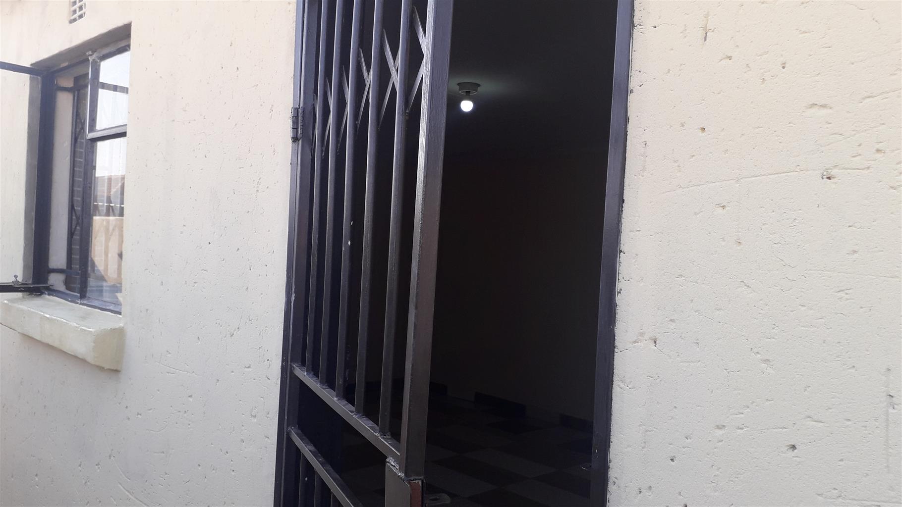 One room available in Tsakane Ext.5B for rental | Junk Mail