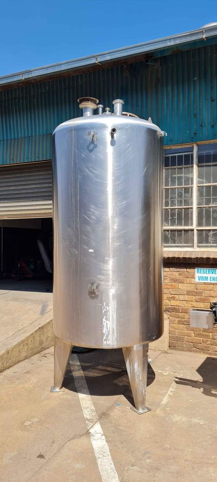 Stainless Steel Tank 2500L | Junk Mail