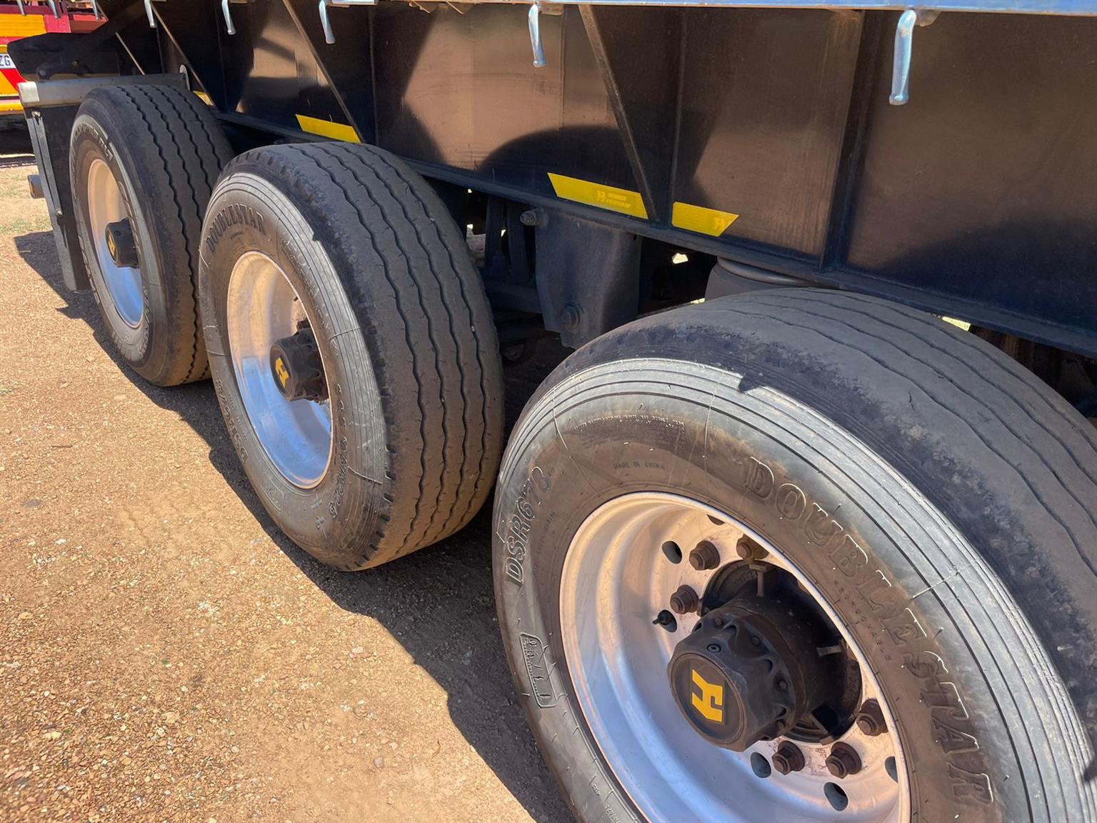 2021 Henred Fruehauf tri axle brick trailer | Junk Mail