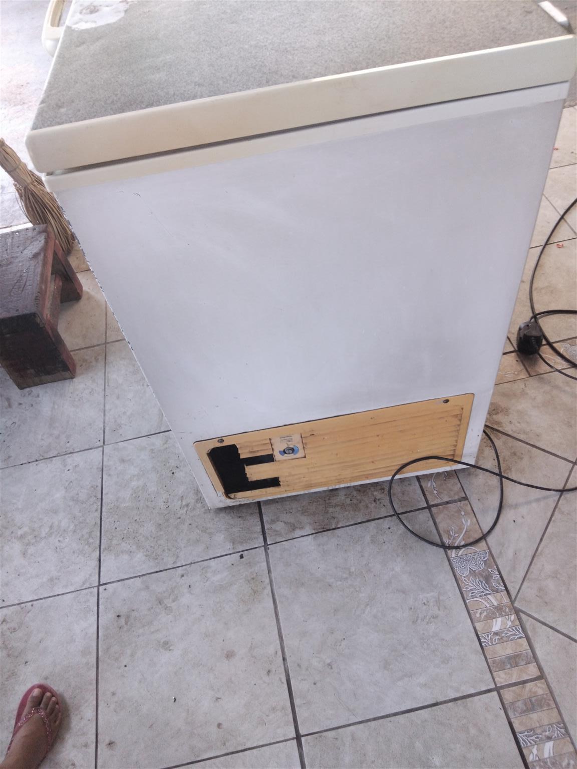 2ND HAND DEFY CHEST FREEZER 4 SALE | Junk Mail Marketplace