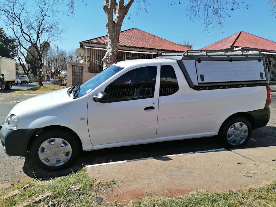 2016 NISSAN NP200 BAKKIE 1.6 MANUAL TRANSMISSION IN EXCELLENT CONDITION ...