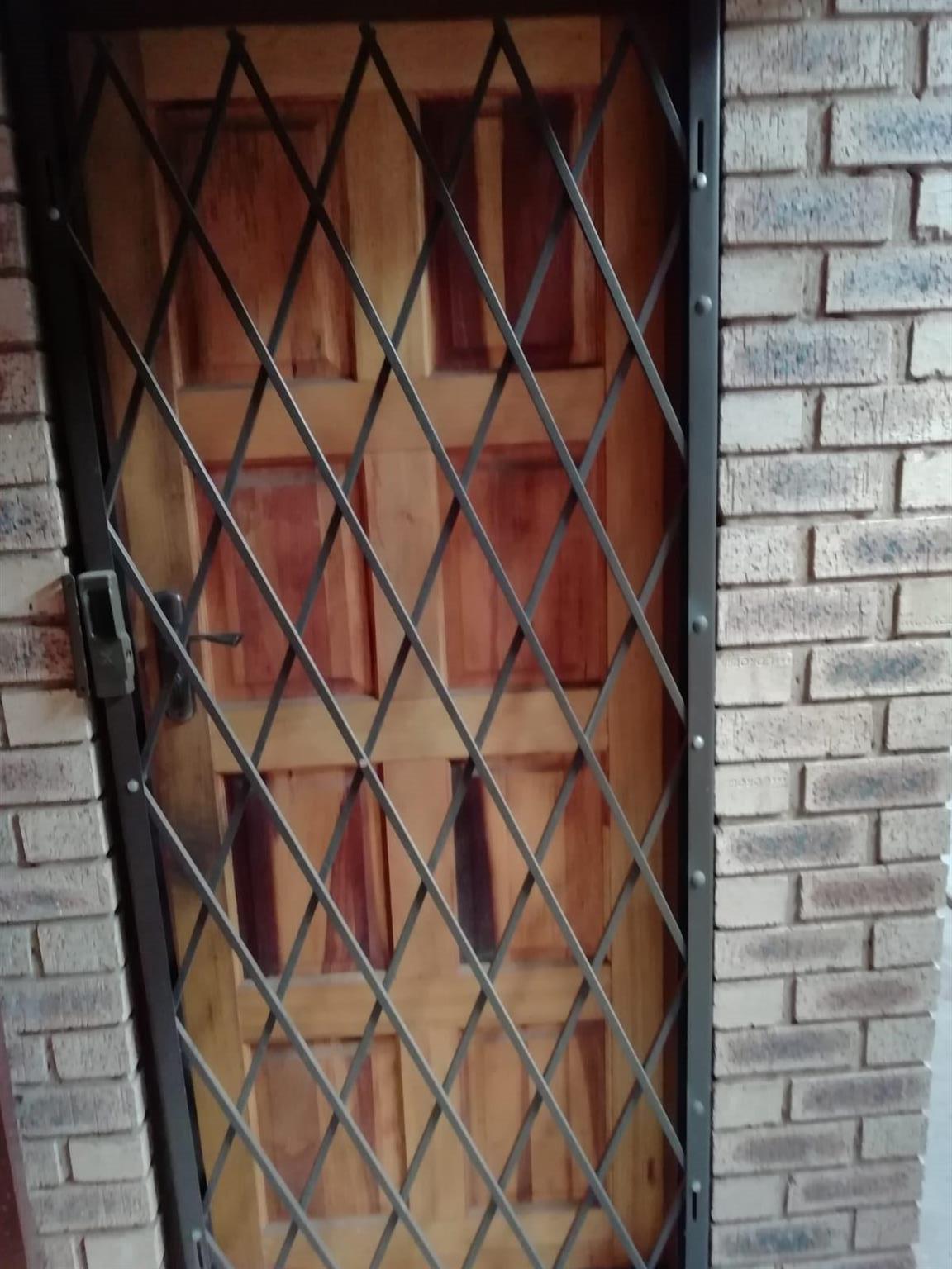 Bachelor's room for renting | Junk Mail