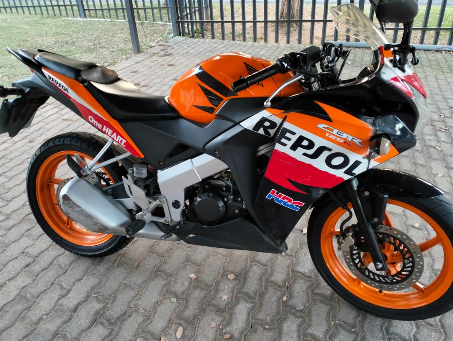 Honda repsol 125cc | Junk Mail