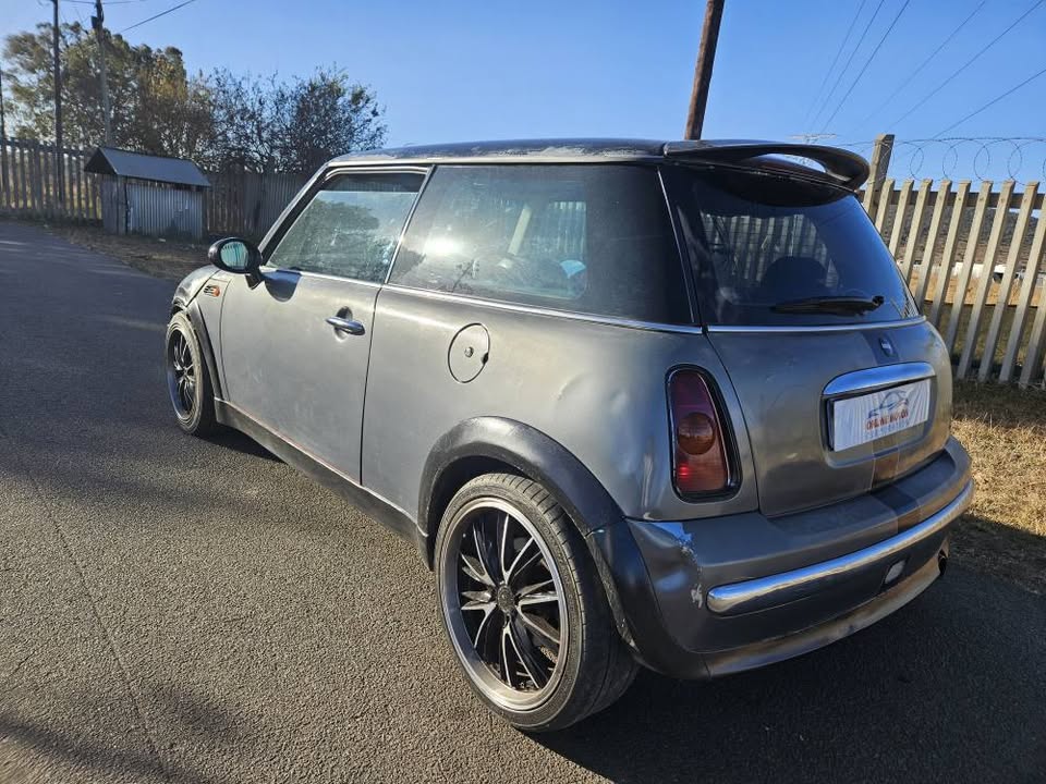 2004 MINI COOPER R50 FOR SALE PLEASE READ | Junk Mail Marketplace