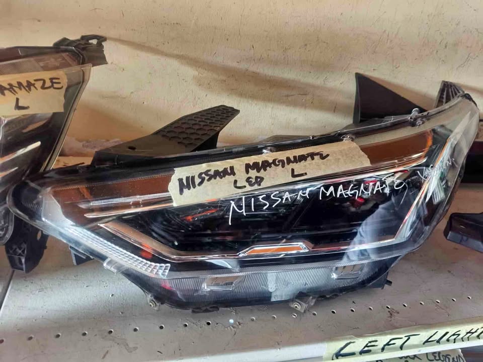 Used Nissan Magnite left xenon headlight for sale in Gauteng | Auto Mart
