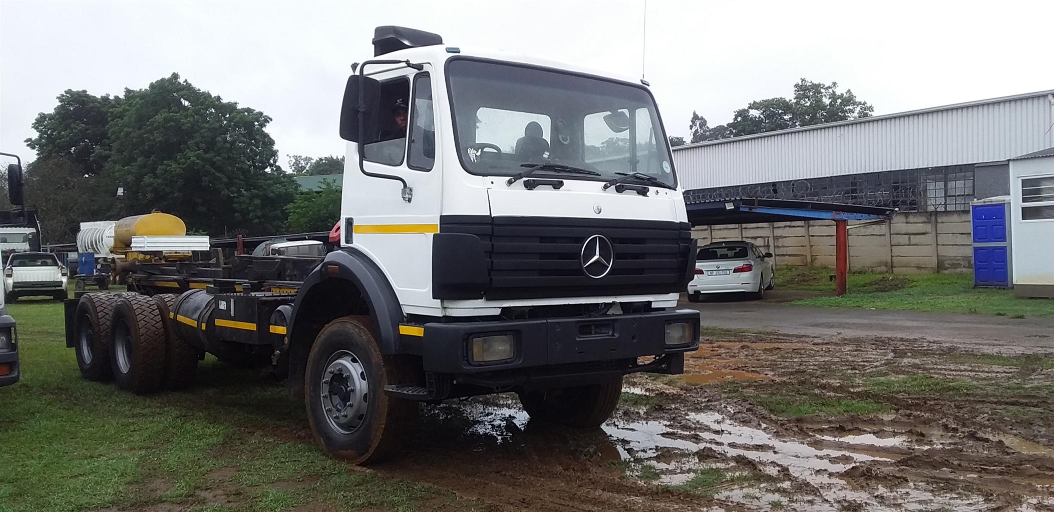 1996 MERCEDES BENZ POWERLINER 2535 HOOKLIFT | Junk Mail Marketplace