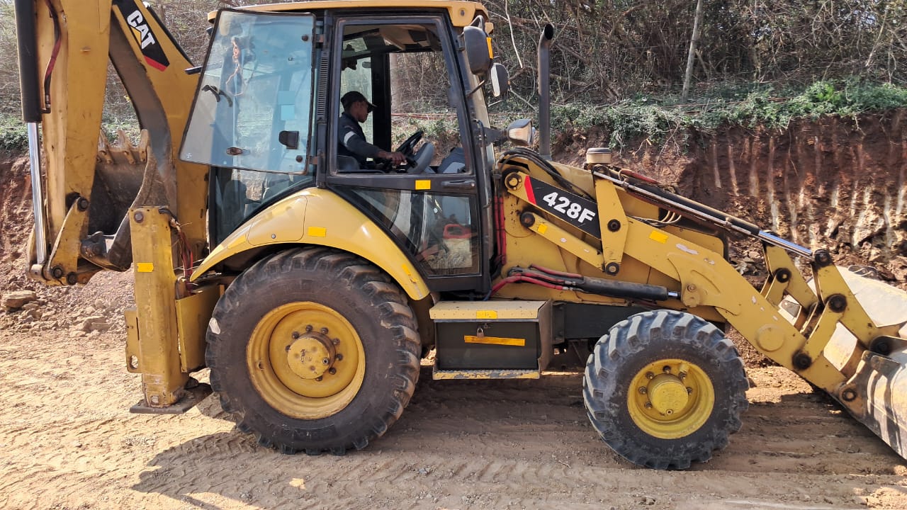 TLB CAT 428F, 2013 model - 8300 hours | Junk Mail Marketplace