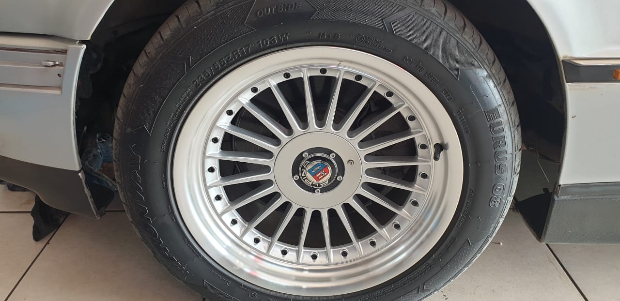 17" Alpina mags and tyres. Used only for 2 months | Junk Mail Marketplace
