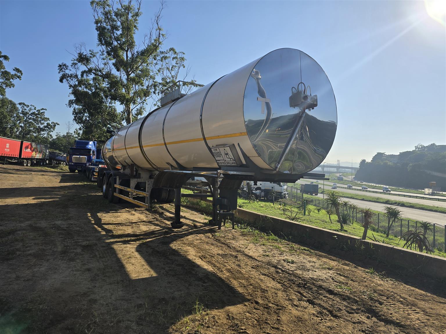 CA MULLER & PUP TANKER TRAILERS, 2013-AA3988 | Junk Mail