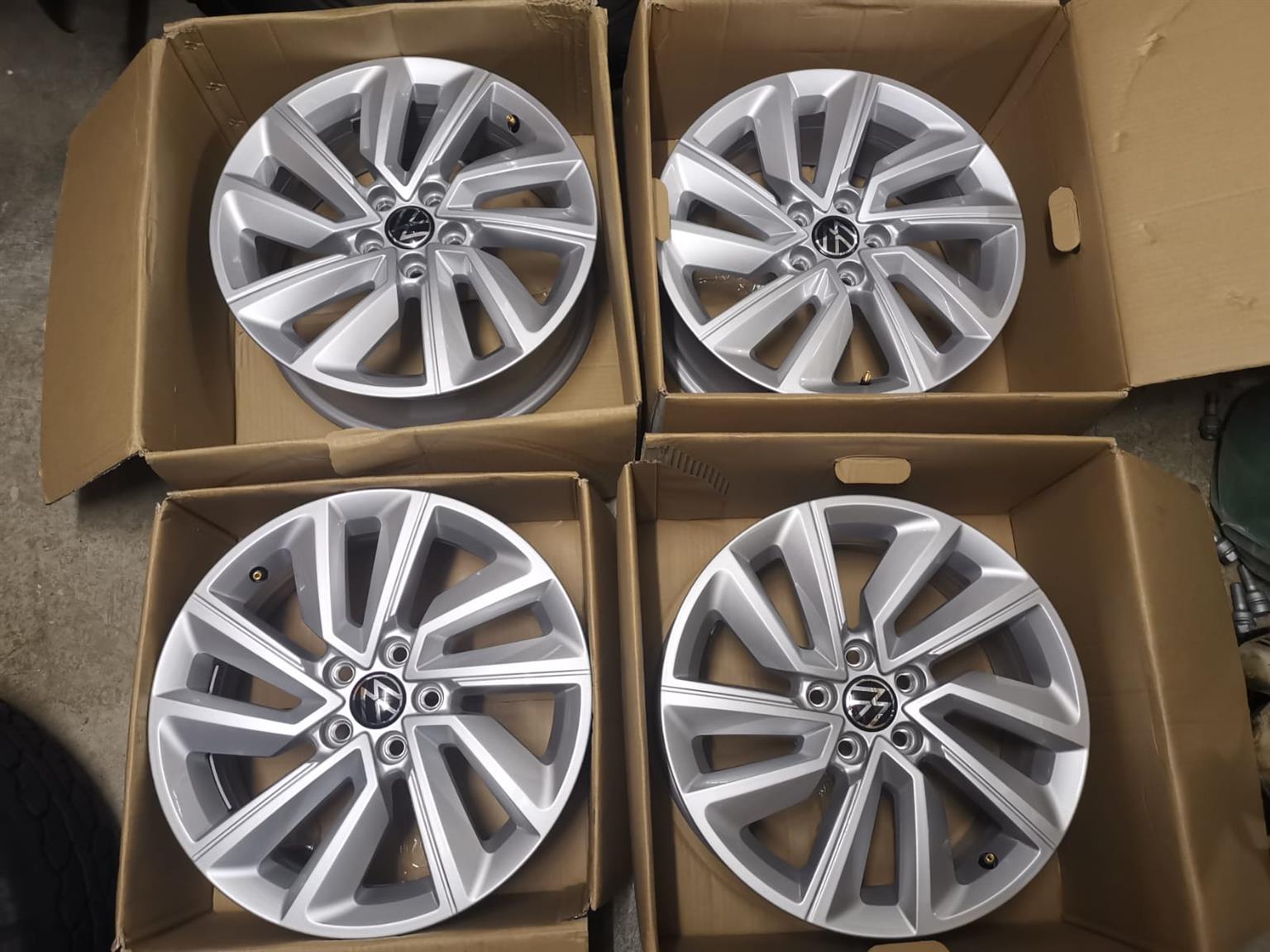 16 inch VW T-Cross original brand new mags se,will fit on VW Polo TSi ...